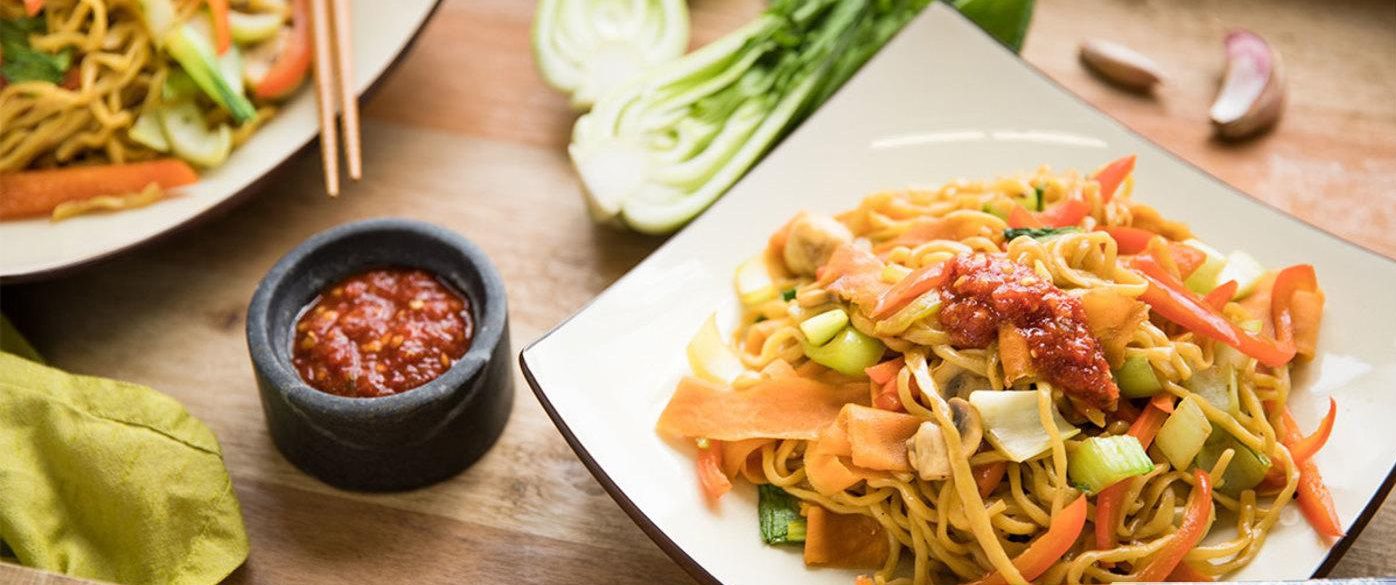 چومین چینی در 30 دقیقه: غذای سریع و خوشمزه! - بامبو مگ